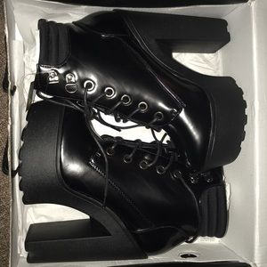 Liz's Closet (@shylizzie) | Poshmark